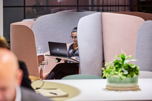 Organising your desk space to improve productivity